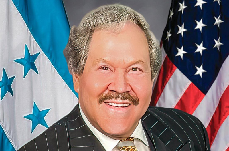 José Alberto Uclés: el hondureño que ilumina DC con arte, cultura y estilo