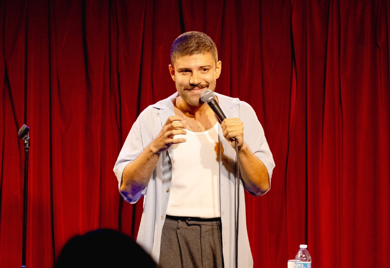 Angelo Colina: de Venezuela a Nueva York, un viaje de humor y cultura