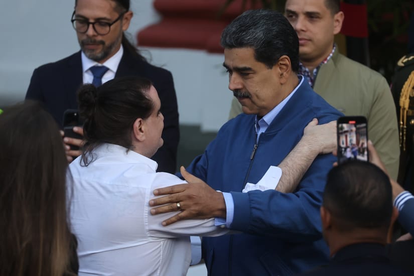 VIDEO | Nicolás Maduro recibe a Alex Saab, liberado por EEUU
