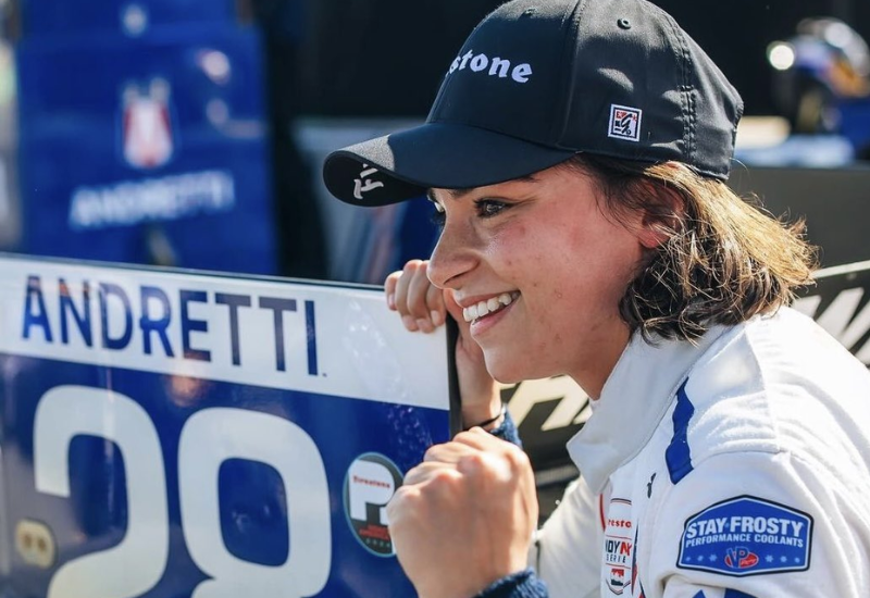 Jamie Chadwick se convierte en la primera mujer piloto en ganar una ...