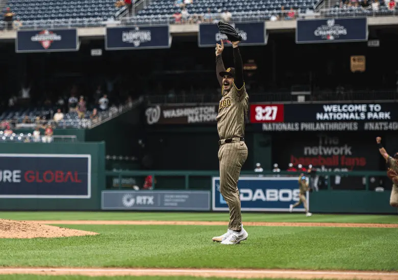 Dylan Cease consigue su primer no-hitter y el segundo en la historia de los Padres