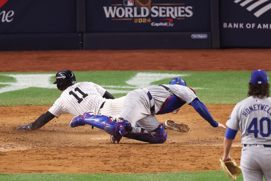 Yankees logran victoria crucial por 11-4 y mantienen vivas sus esperanzas en la Serie Mundial