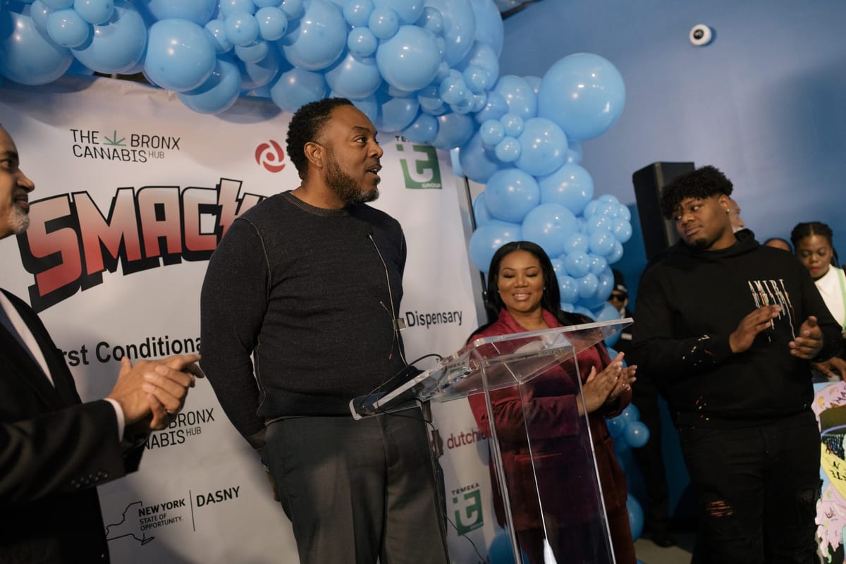 Pasó de convicto a pionero de la “hierba” con ayuda del estado