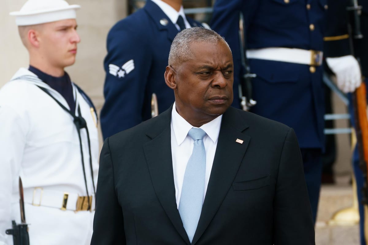 Estados Unidos refuerza su presencia militar en Oriente Medio con submarinos y portaaviones